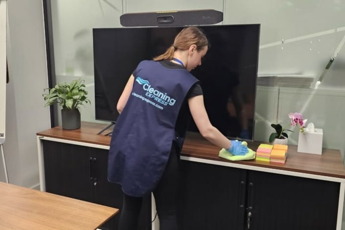 Workplace Housekeeping - Top Tips for Office Housekeeping - Top Tips ...